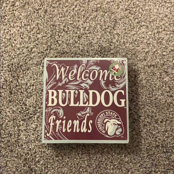 collegiate Licensed Product | Wall Decor | Welcome Bulldog Friends Wall ...